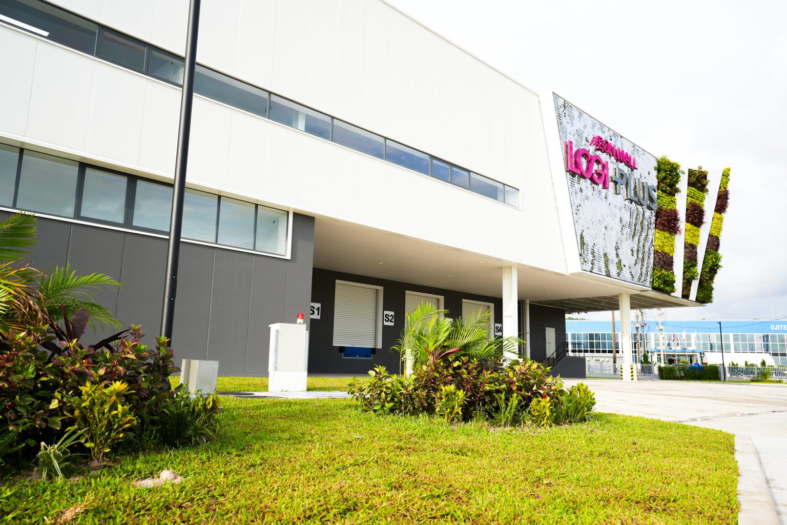 Galleries – AEON MALL (CAMBODIA) LOGI PLUS CO., LTD.